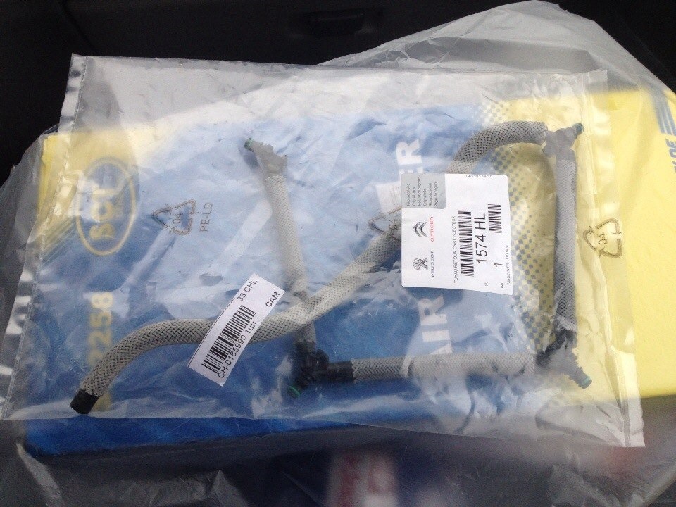 Замена трубок возврата топлива (ДТ) — Peugeot 407, 2 л, 2004 года ...