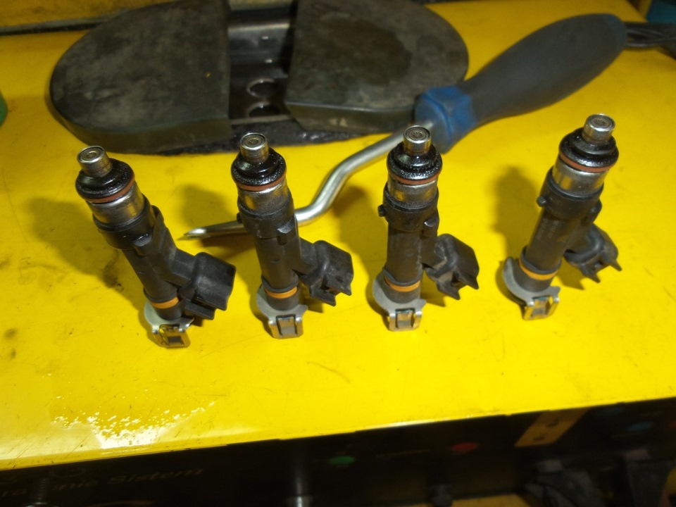 чистка дросселя и форсунок в ультрозвуковой ване — Mazda 3 (1G) BK, 2,5 ...