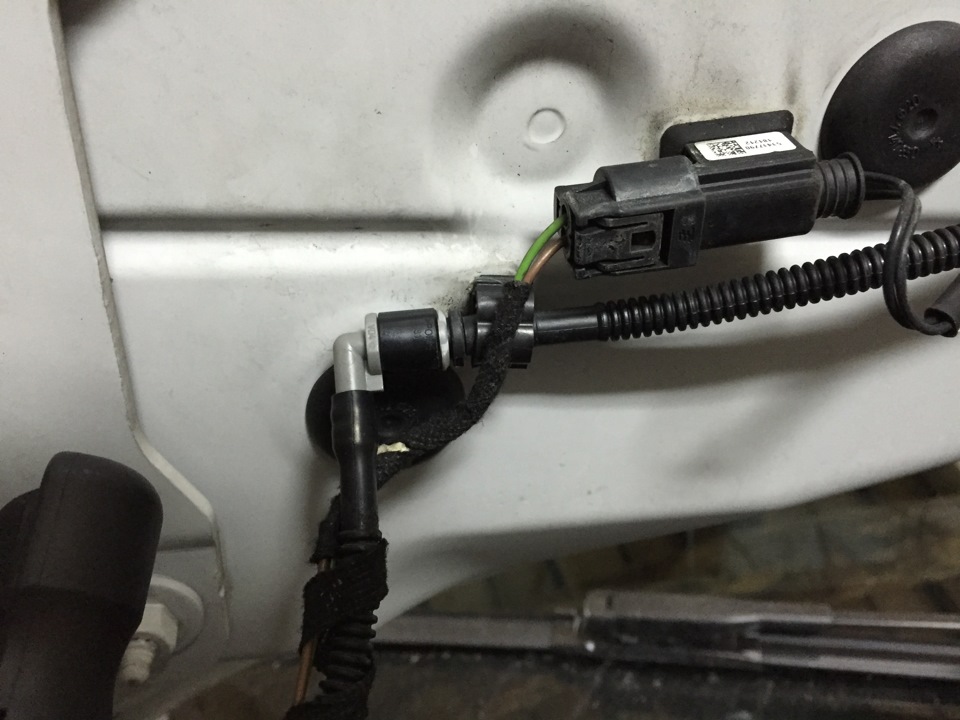 Нужна помощь, подскажите! Цепь форсунок стеклоомывателя! — BMW 3 series ...