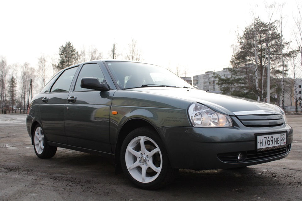 Переобулся в R15 — Lada Приора хэтчбек, 1,6 л, 2011 года | тюнинг | DRIVE2