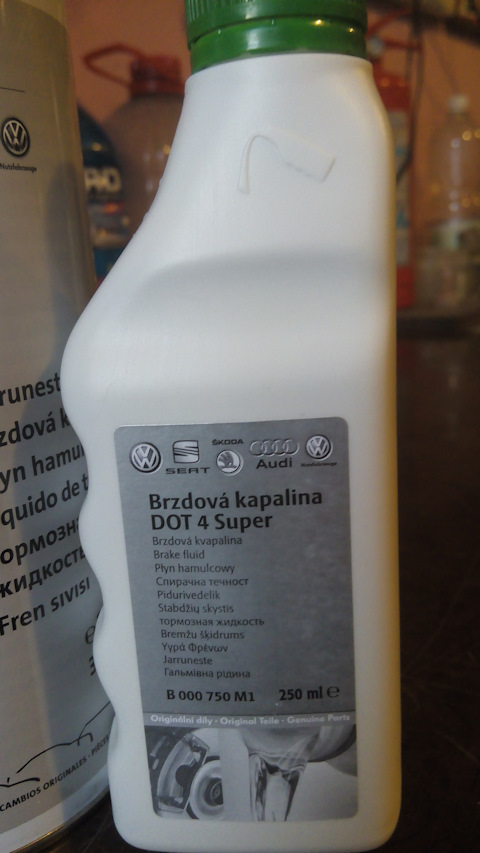 B000750M1 Жидкость тормозная 250ml DOT4 / VAG | Запчасти на DRIVE2