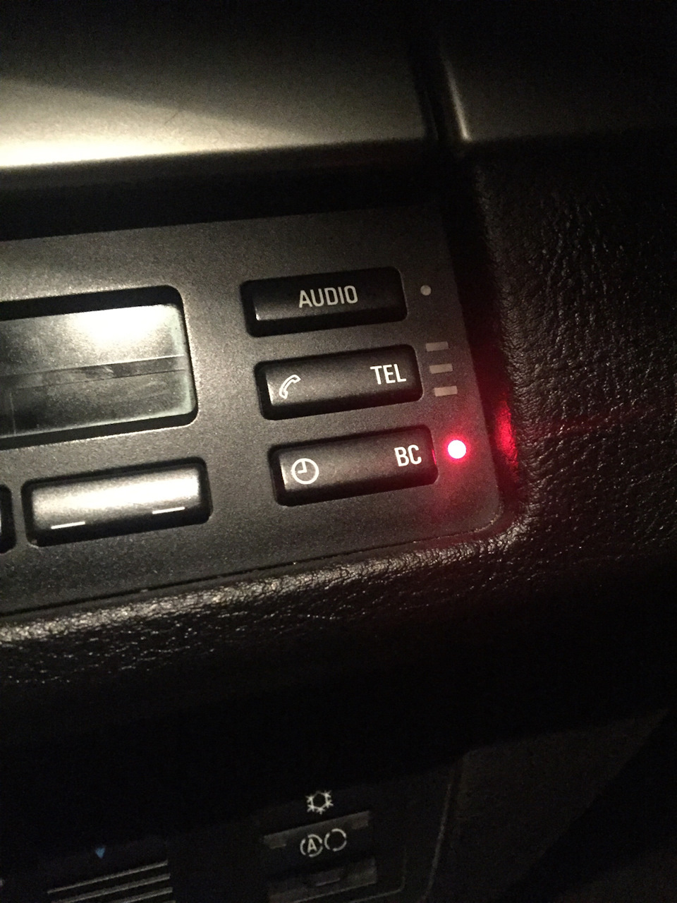 Красный круг кнопка ВС — BMW X5 (E53), 3 л, 2002 года | помощь на ...