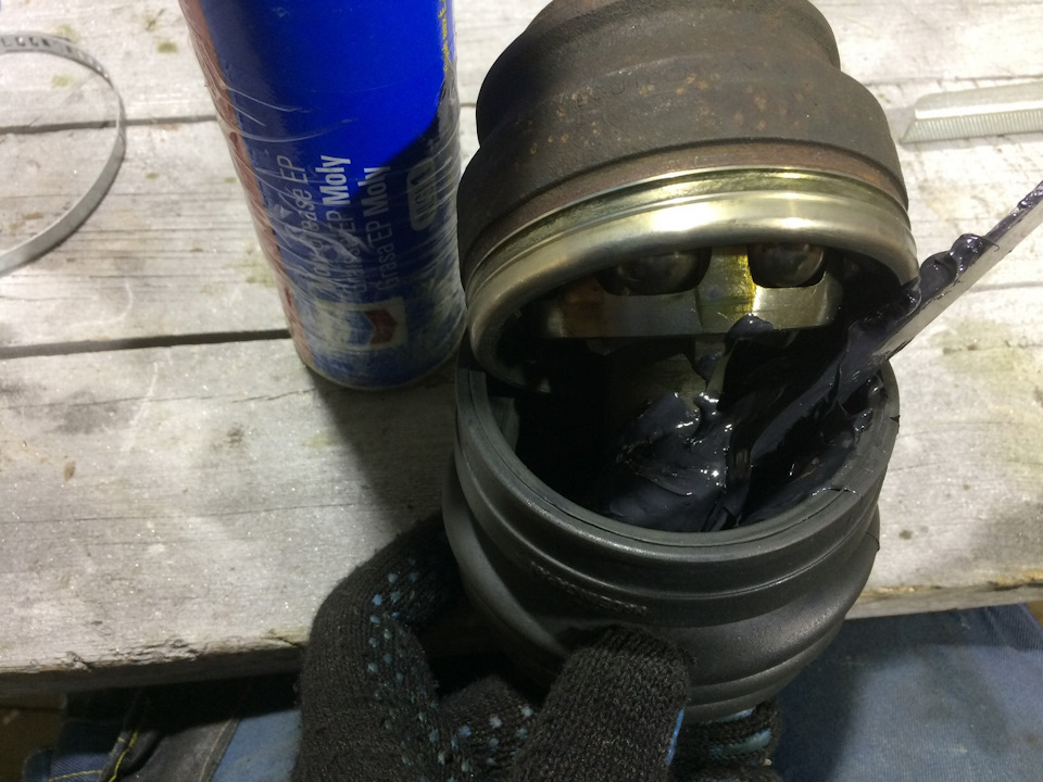 Замена пыльника и смазки на правом приводе Outlander XL 3815A068 ...