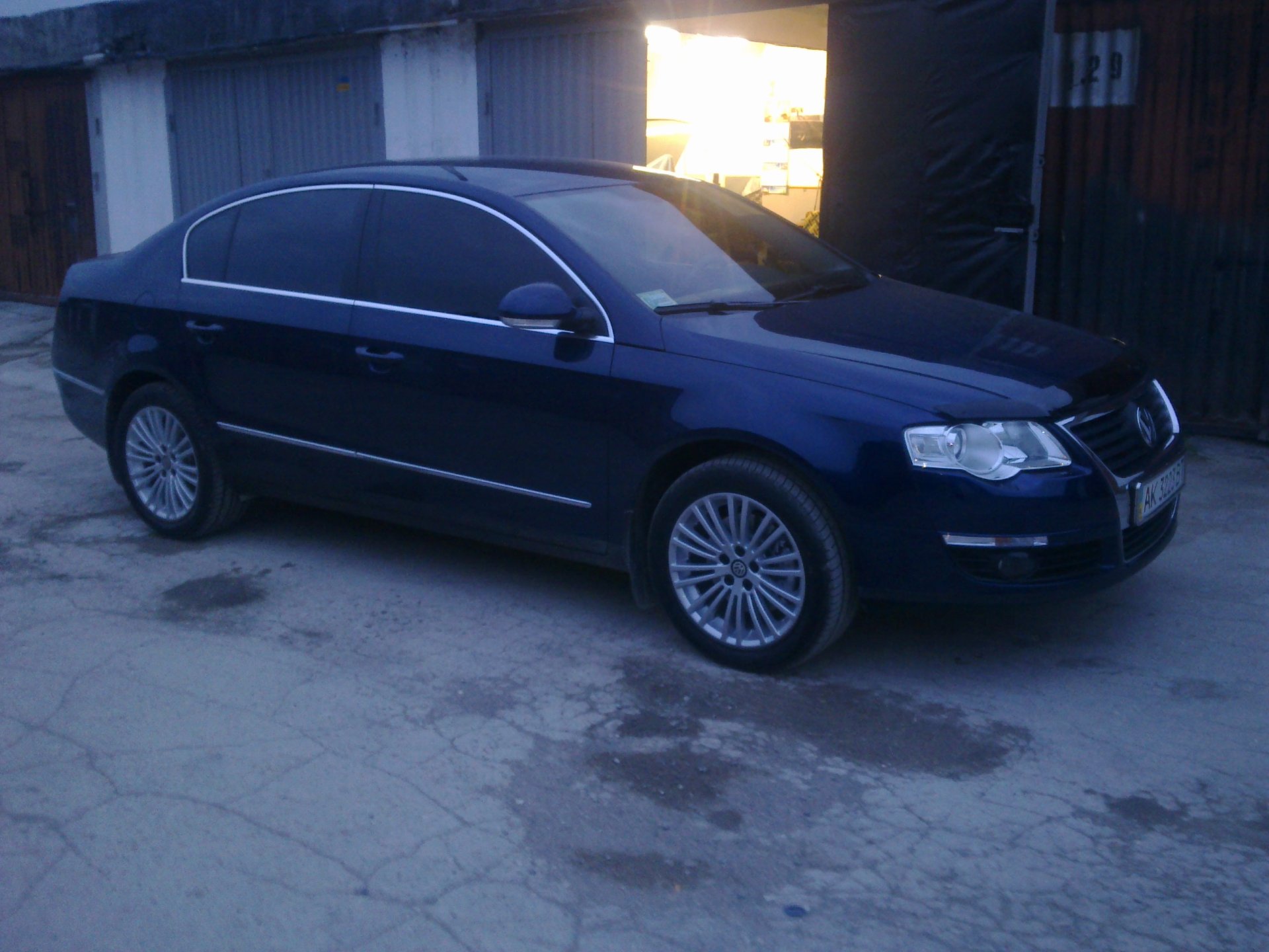 Наконец то переобулись)Новые диски R17 — Volkswagen Passat B6, 6,3 л ...