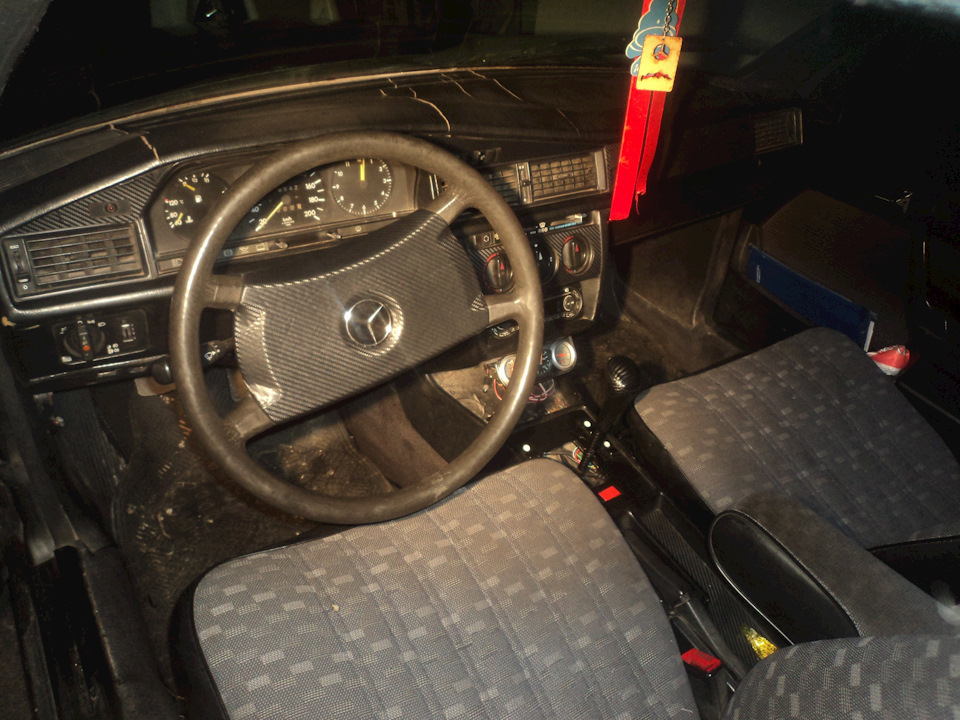 INTERIOR SÍMIL CARBON — Mercedes-Benz 190 (W201), 3,6 л, 1987 года ...