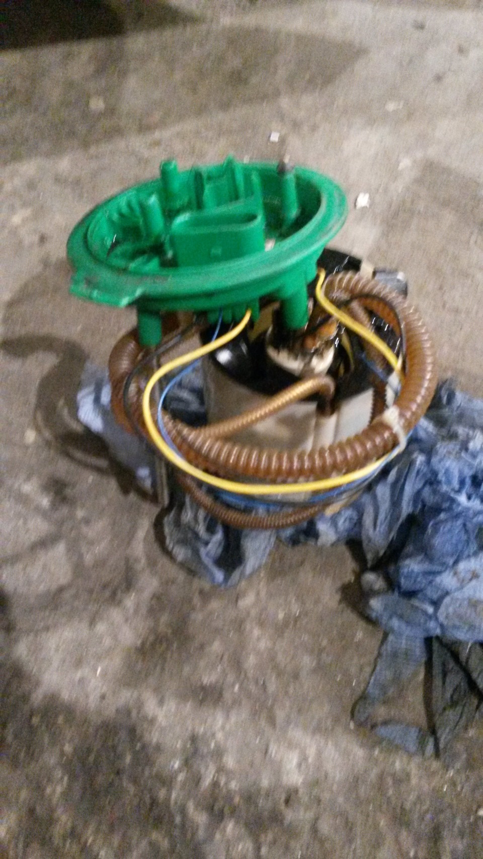 борьба с провалом по топливу — Audi A4 (B7), 2 л, 2007 года | визит на ...