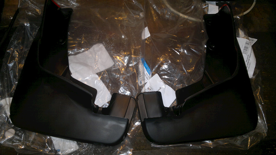 Передние брызговики — Mitsubishi Outlander XL, 2,4 л, 2008 года ...