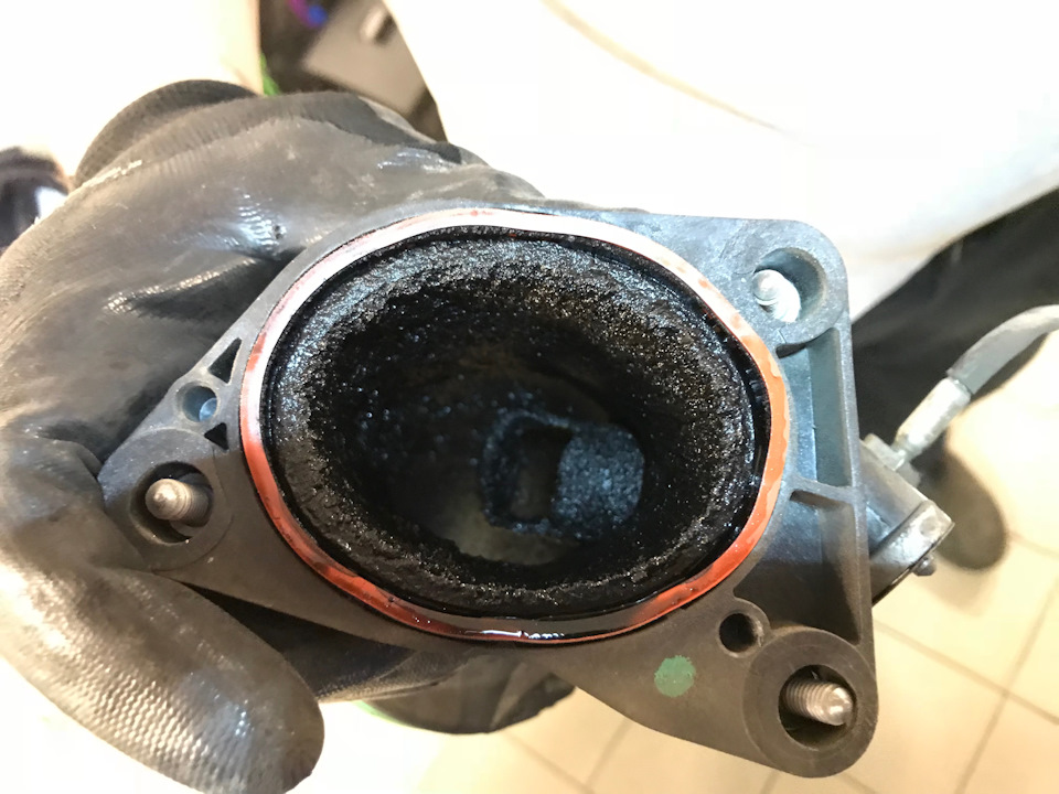 Чистка впускного коллектора — BMW 5 series (F10), 2 л, 2013 года ...