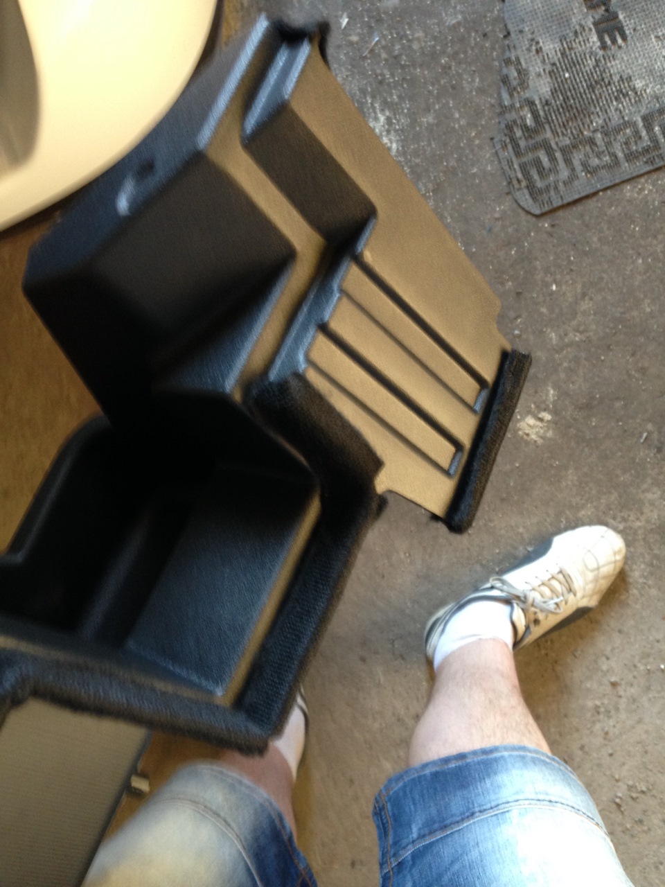 Обклейка маделином пластика багажника и части торпеды — Nissan Wingroad ...