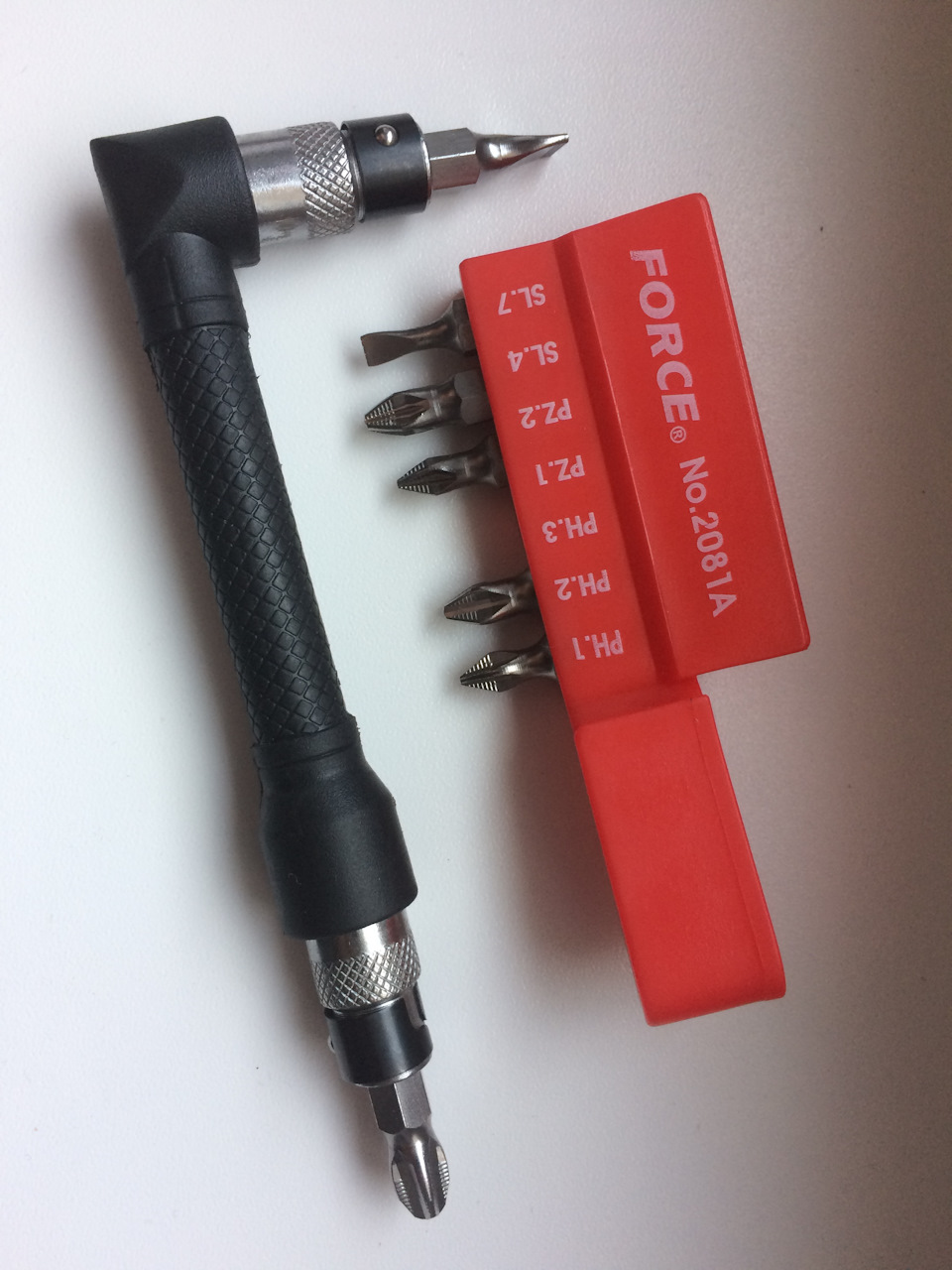 Комплект бит с отверткой FORCE 1/4 8 предметов 2081A — Volkswagen Polo Sedan, 1,6 л, 2015 года ...