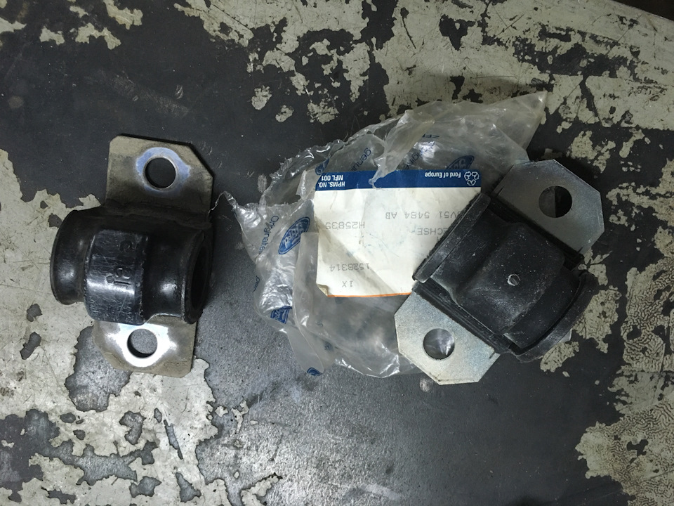 Опорнички, колодки и ослик ИА) — Ford Fiesta (Mk VI), 1,6 л, 2015 года ...