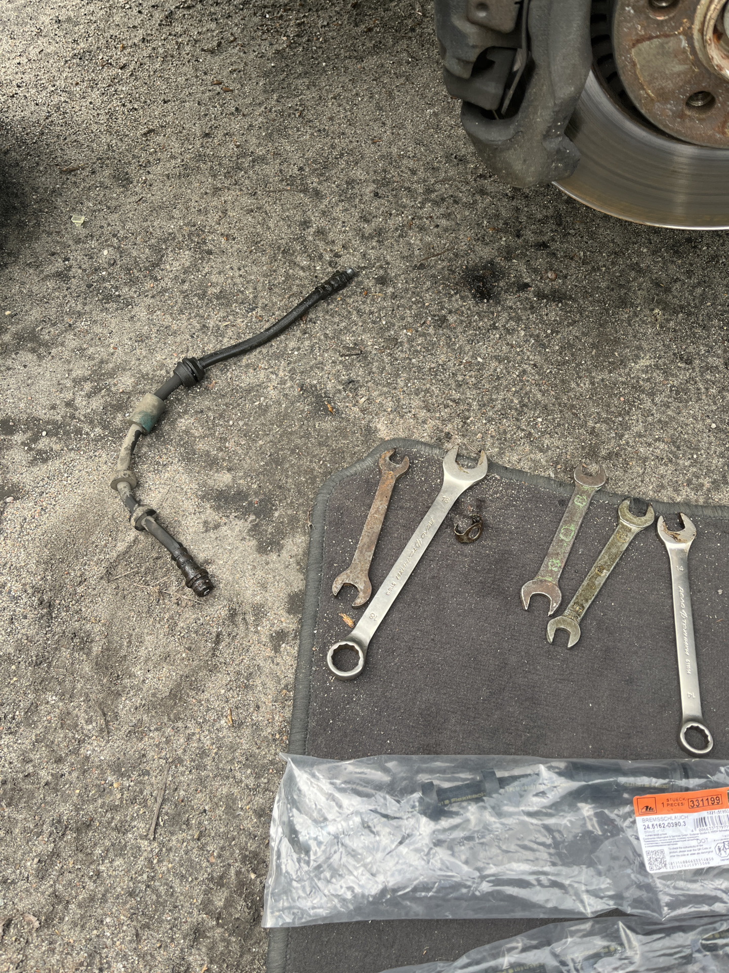 Volvo тормозная жидкость, Ate тормозной шланг. — Volvo XC70 III, 2,4 л ...