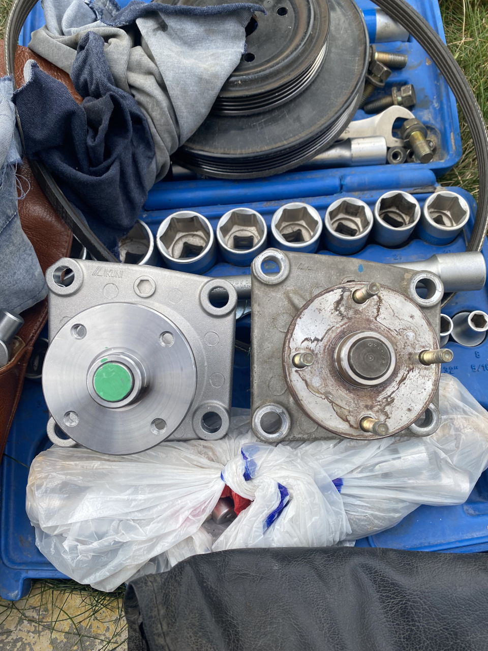 Кронштейн вискомуфты MD364879 замена — Mitsubishi Pajero Sport (1G), 3 ...