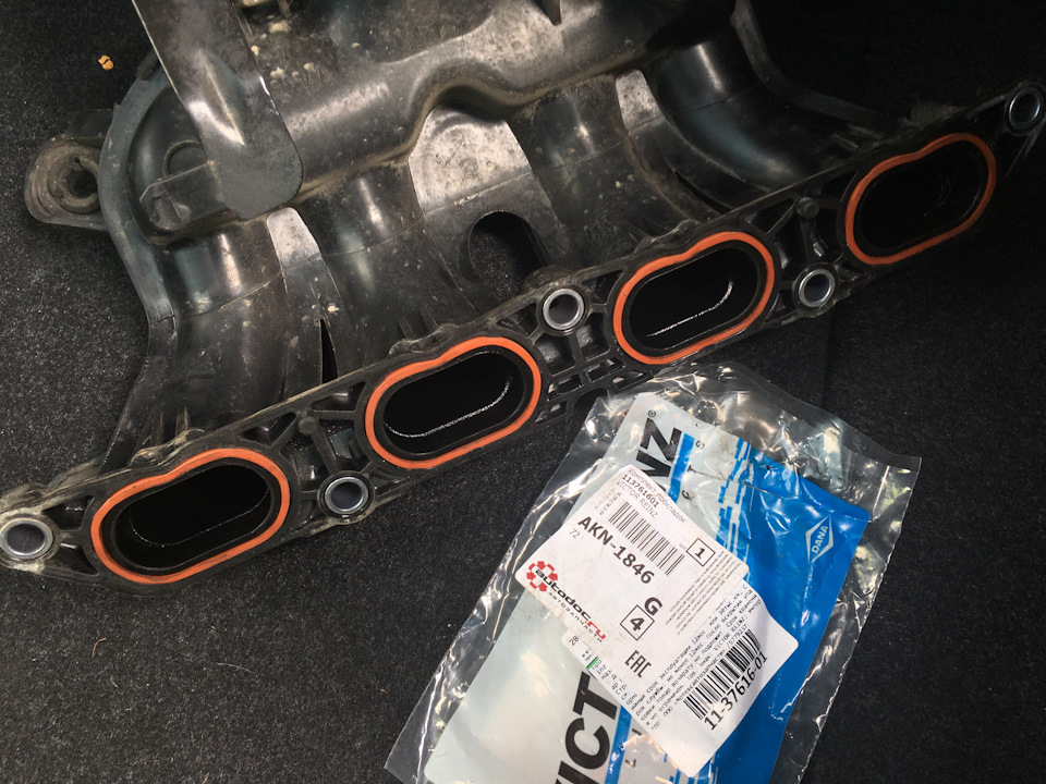 113761601 Комплект прокладок, впускной коллектор VICTOR REINZ ...