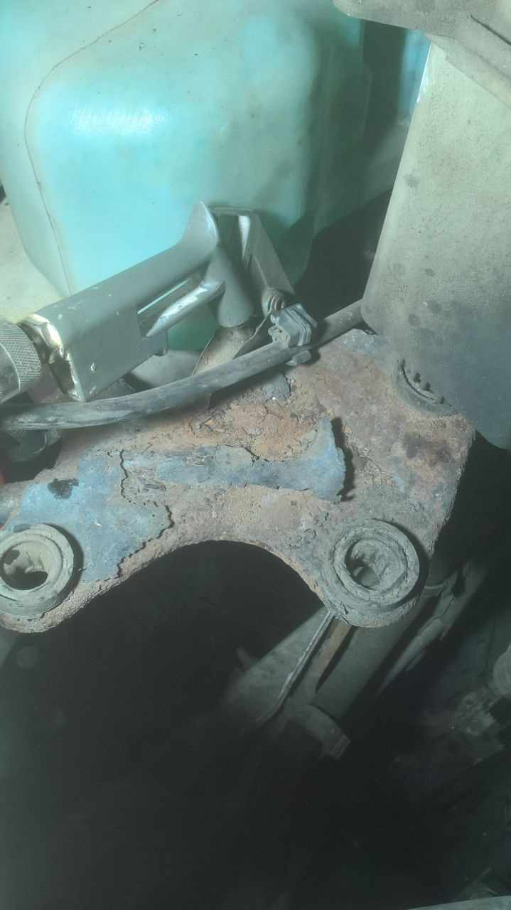 31217640 Упор газовый Volvo | Запчасти на DRIVE2