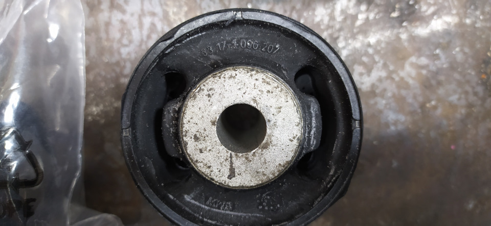 33171096207 Резиновая подушка Зд BMW | Запчасти на DRIVE2
