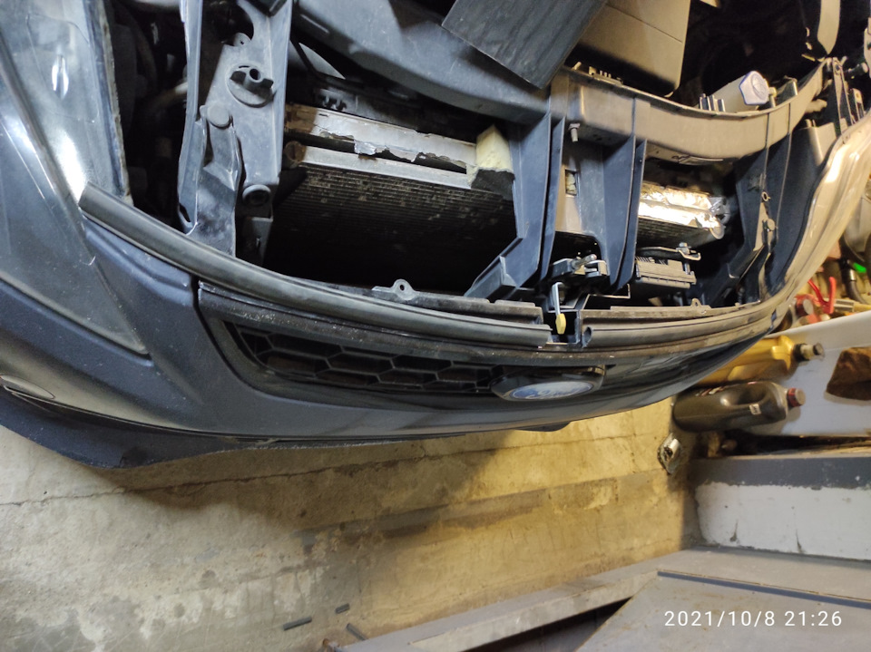 Уплотнитель капота — Ford Mondeo IV, 2 л, 2011 года | своими руками ...