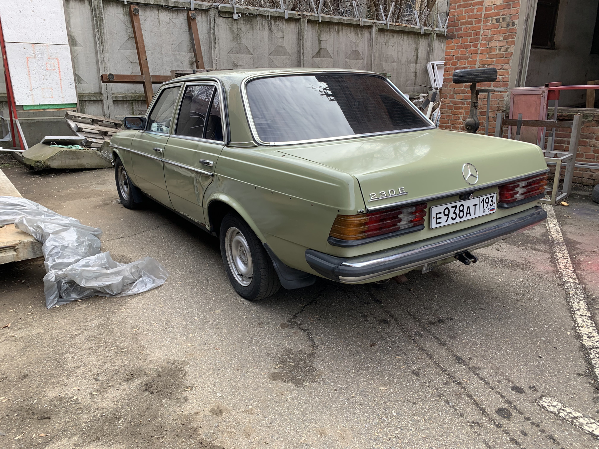Штампованные колеса. — Mercedes-Benz W123, 2,3 л, 1983 года | колёсные ...