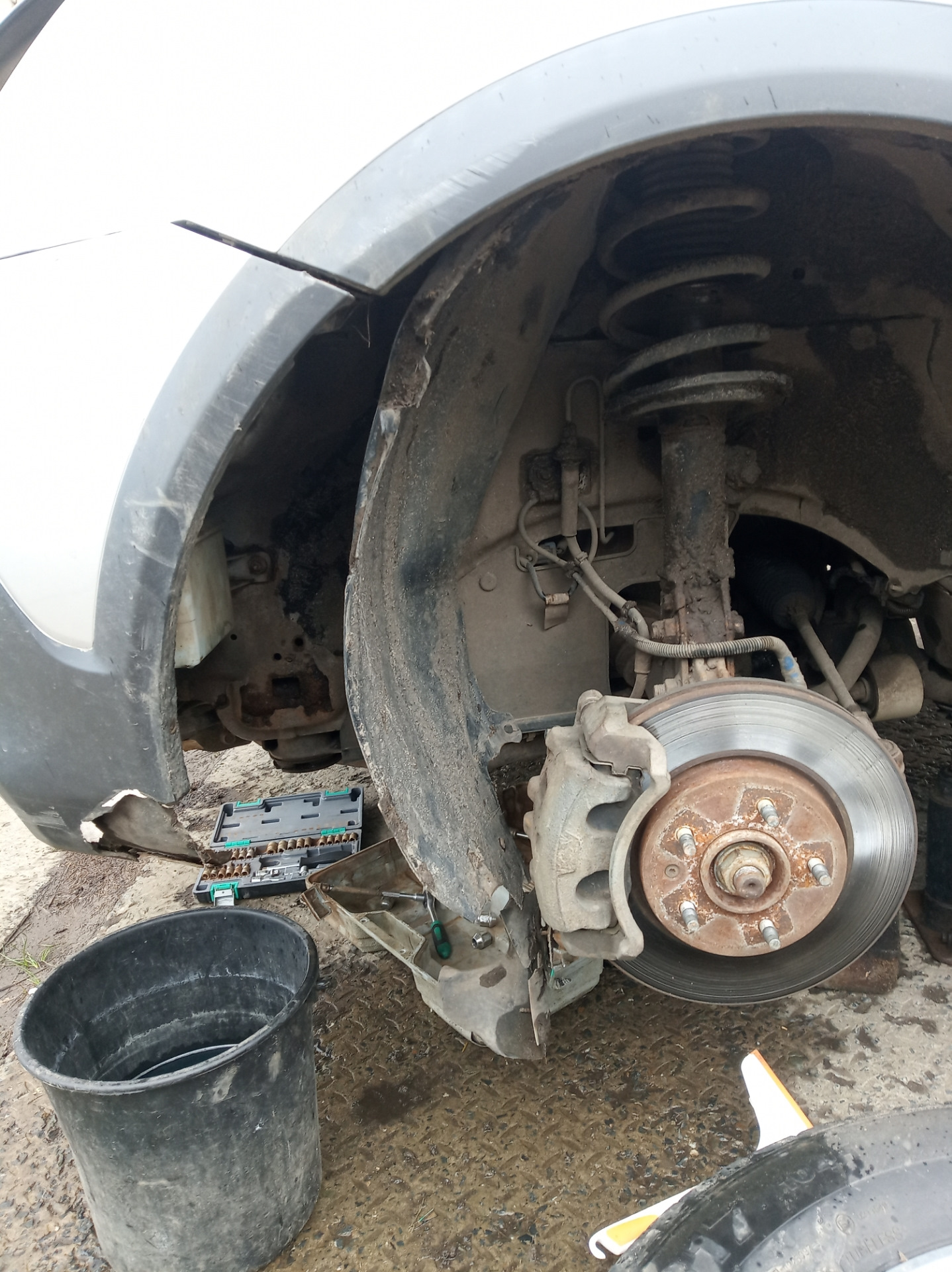 Замена насоса омывателя лобового стекла — Opel Antara, 3,2 л, 2008 года ...
