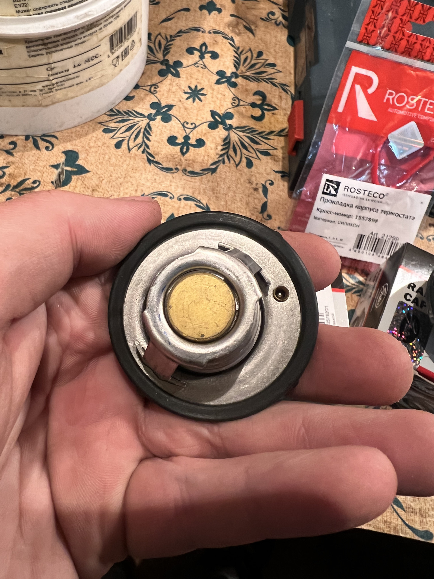 Замена термостата — Ford Focus Sedan II, 1,6 л, 2011 года | поломка ...