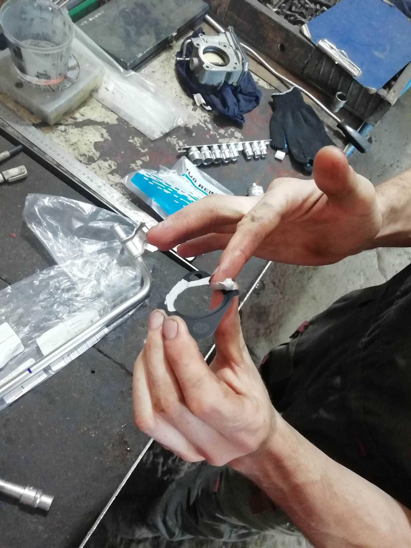 Замена патрубка ОЖ, ревизия тормозов. — Toyota Land Cruiser Prado 120 ...