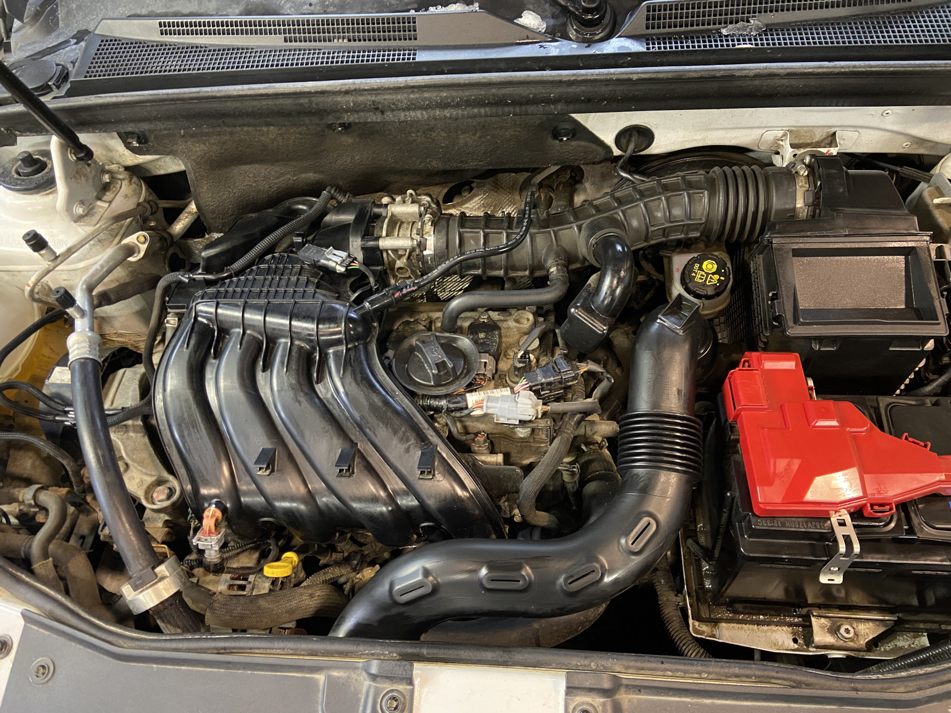 Плановая замена свечей зажигания 🫠 — Renault Arkana, 1,6 л, 2020 года ...