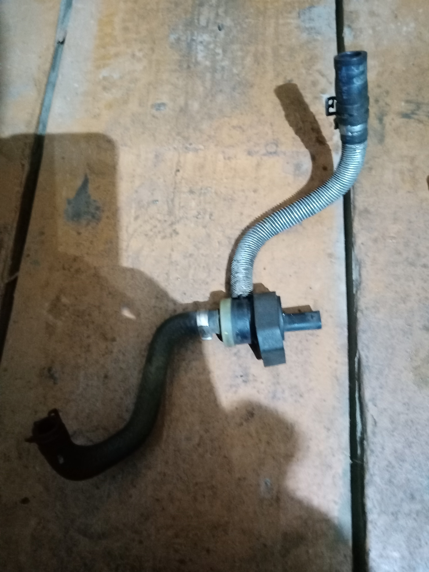 Замена маслоотделителя и клапана картерных газов — Mercedes-Benz B ...