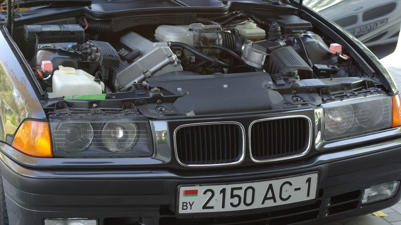 BMW 3 series Coupe (E36) 1.8 бензиновый 1993 | 318is DIAMANTSCHWARZ на ...