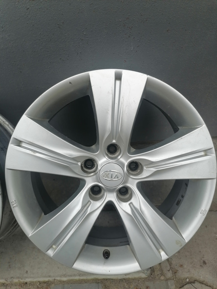 Литые диски Kia 6,5Jx17 ET35 5x114,3 на KIA Sportage (3G). Б/у | 20 000 ...