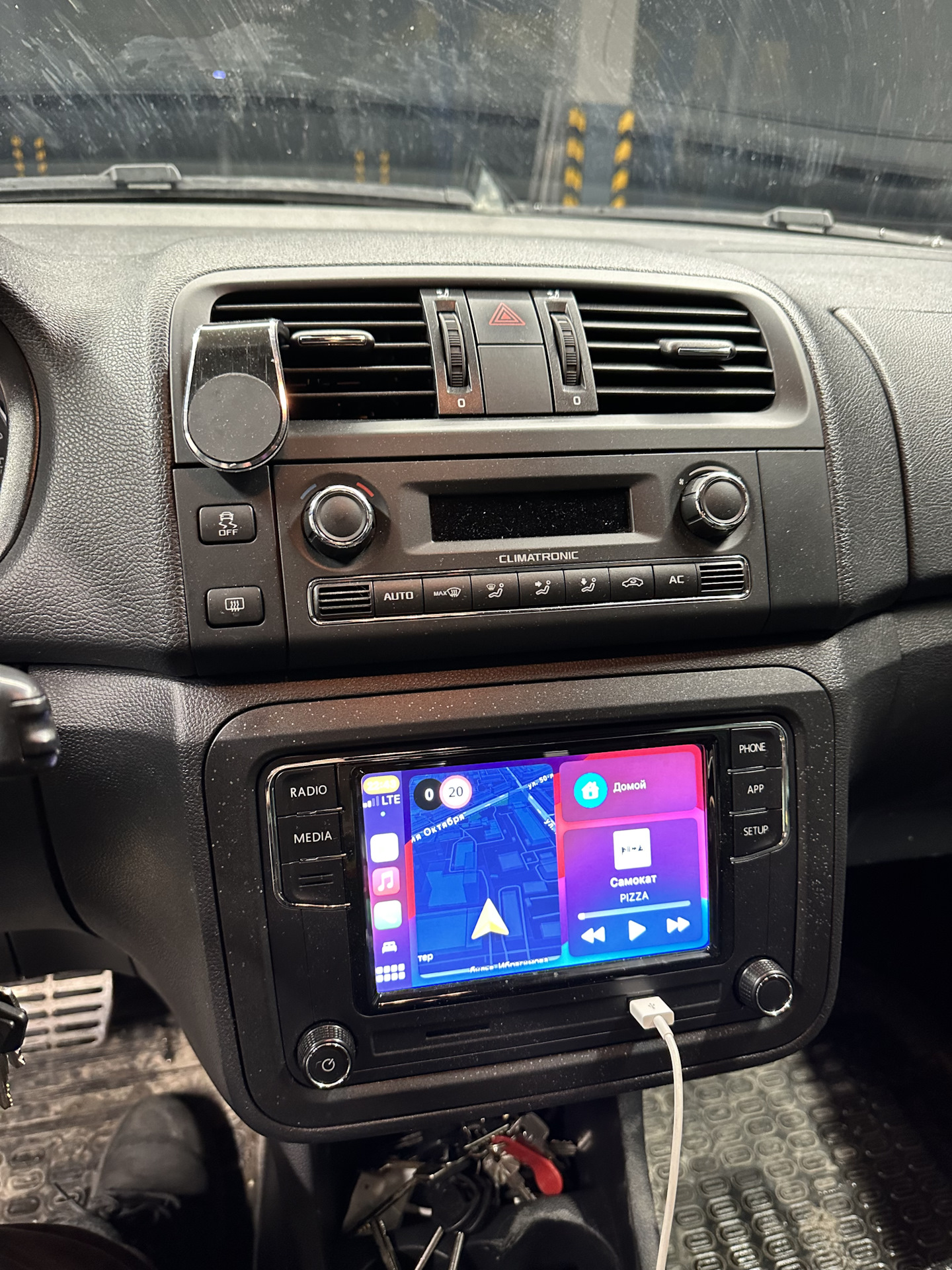 Установка циклопа ZVS909110 RCD 530 — Skoda Fabia RS Mk2, 1,4 л, 2012 ...