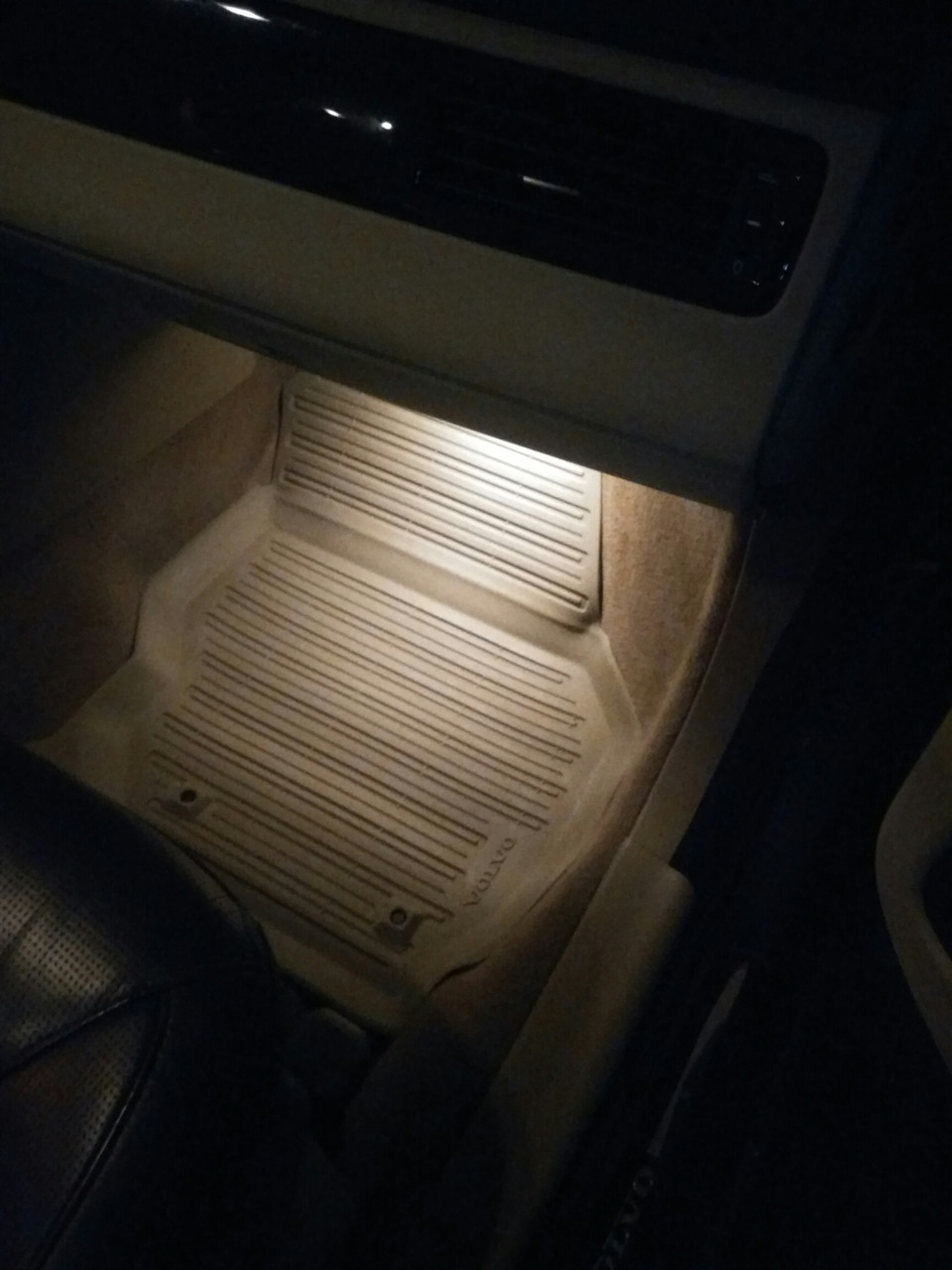 Оригинальные коврики — Volvo XC70 III, 2,4 л, 2008 года | аксессуары ...