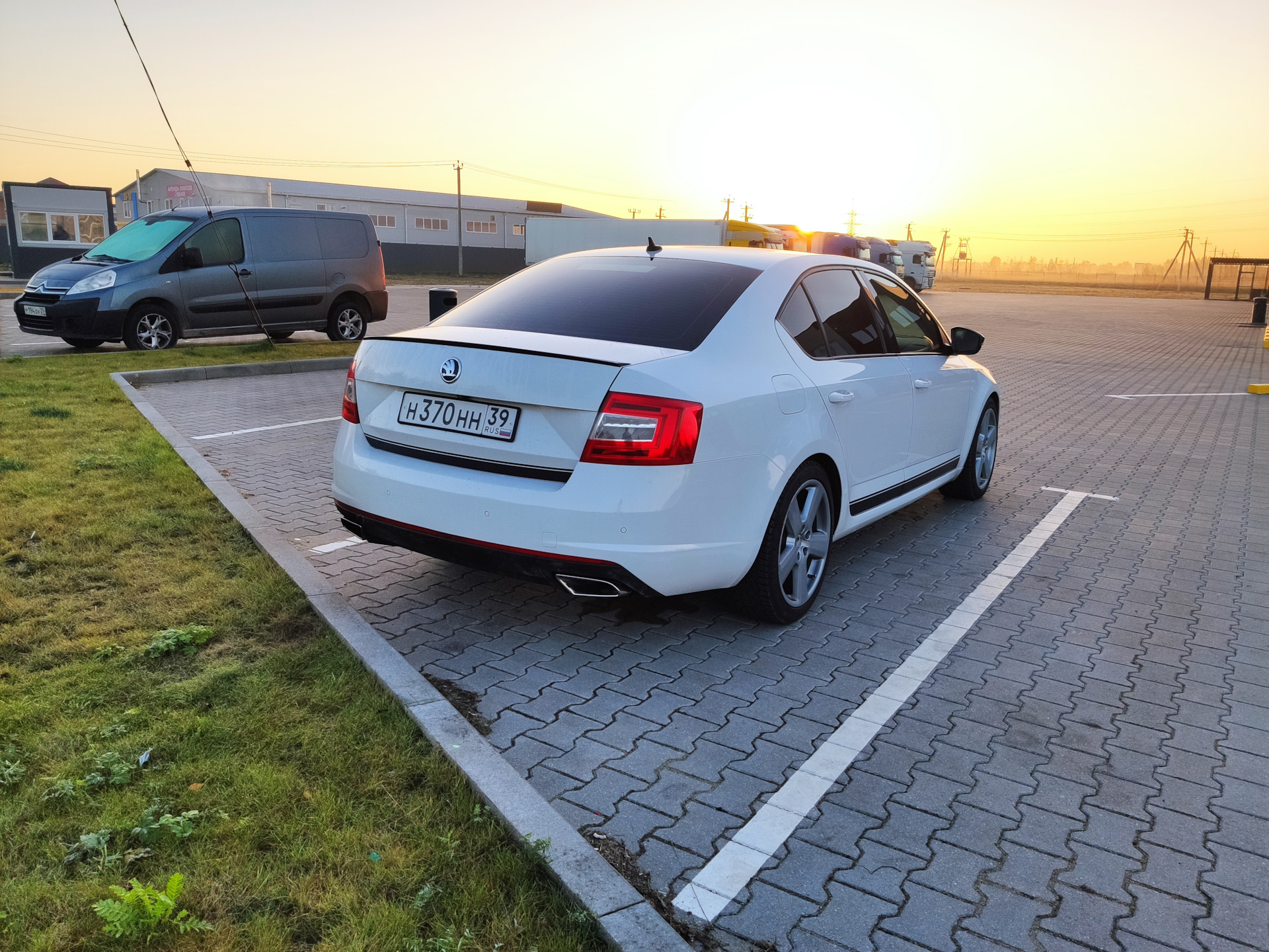 Ну наконец-то Я это сделал) Задний бампер от RS — Skoda Octavia A7 Mk3 ...
