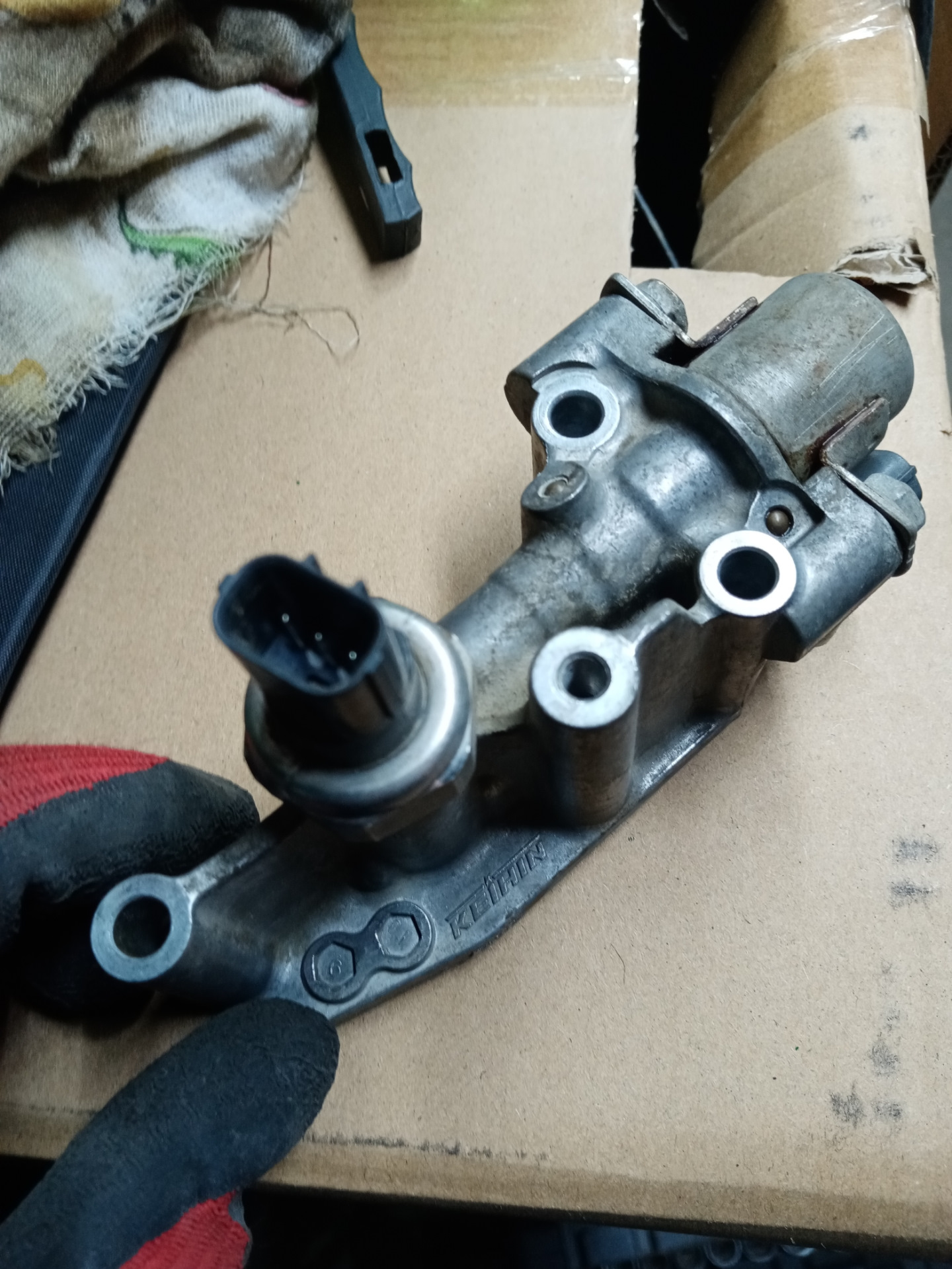 Замена прокладки VTEC и заглушки распредвала — Honda Civic 4D (8G), 1,8 ...