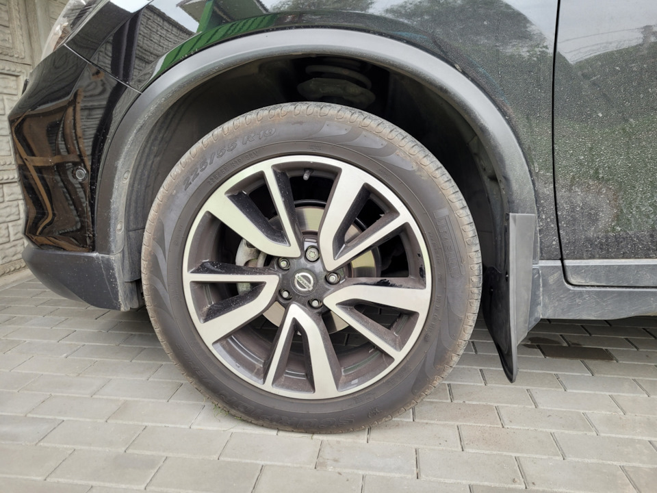 Закалхозил брызговики — Nissan X-Trail III (t32), 2,5 л, 2020 года ...