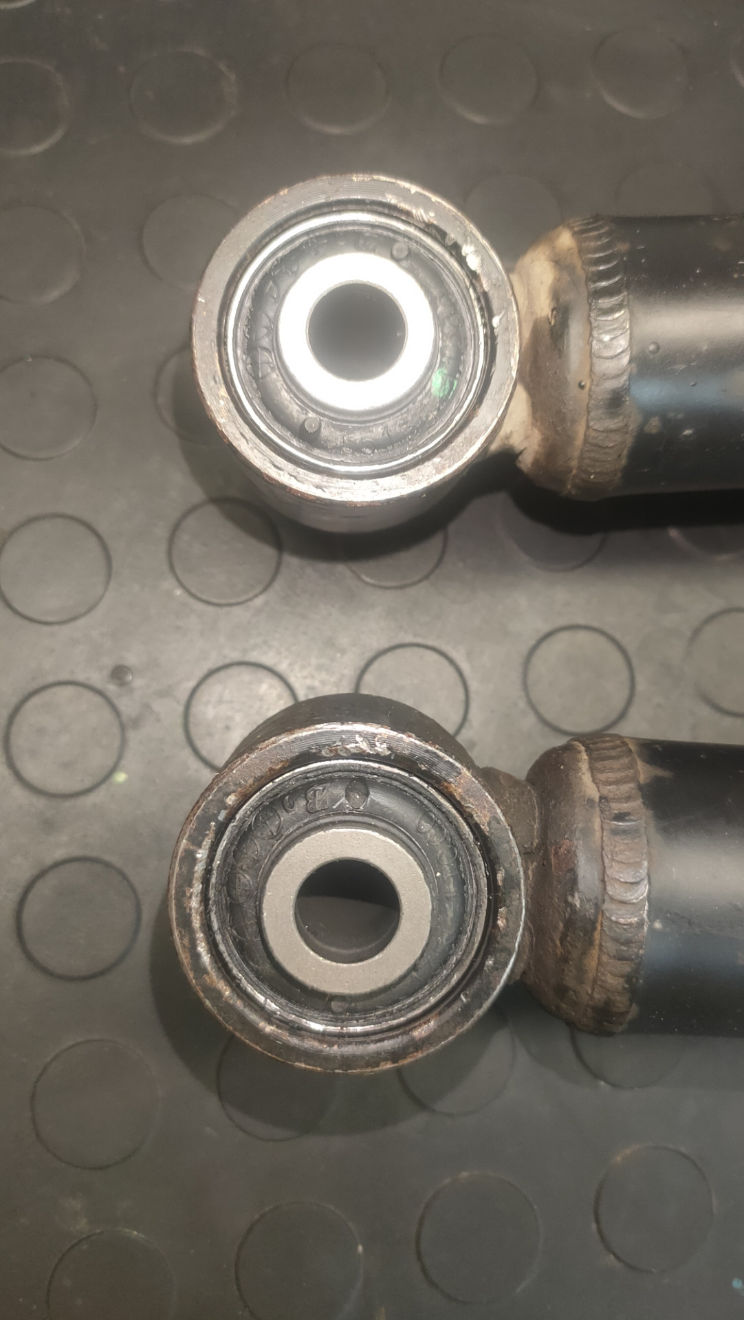 Передние шаровые и сайленты стоек. — Mitsubishi Pajero (4G), 3 л, 2008 ...