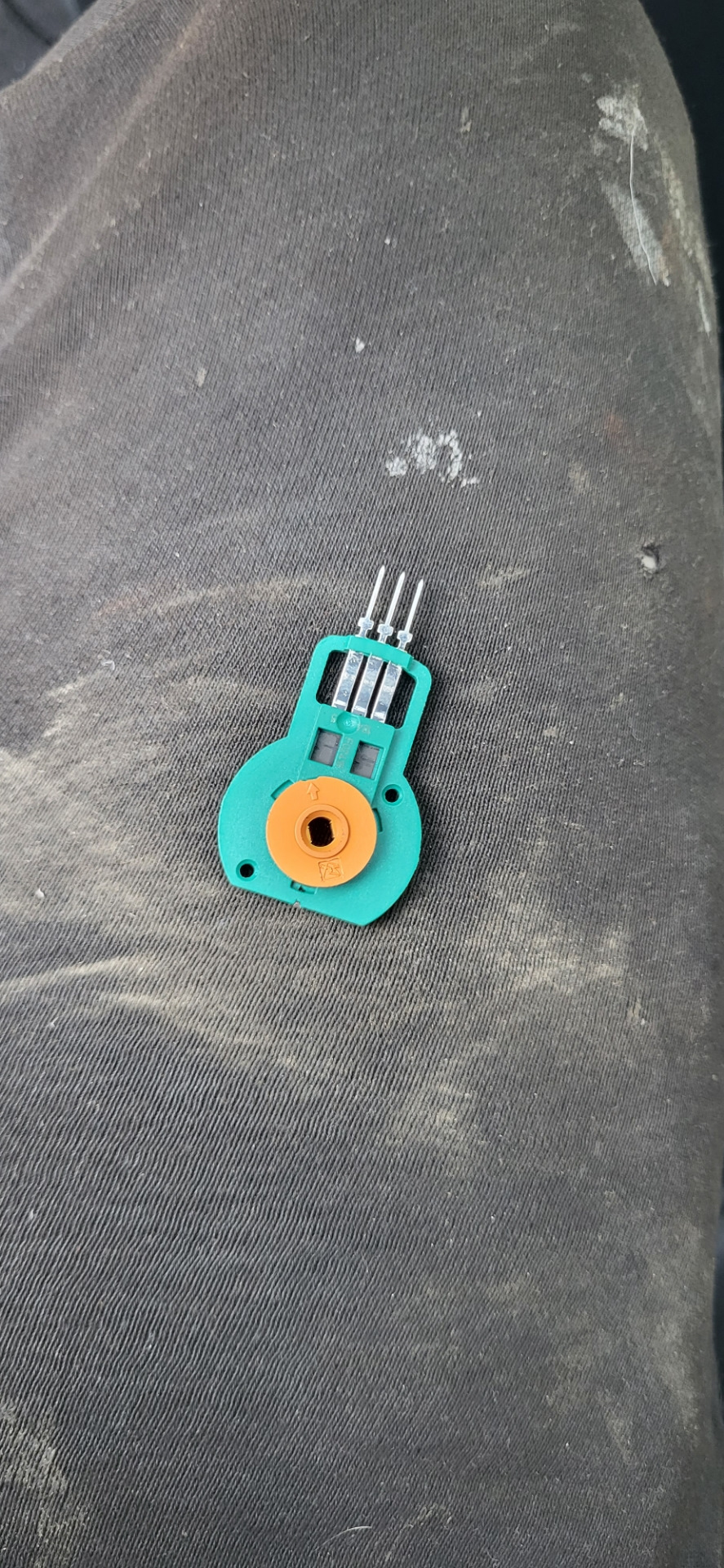 Замена потенциметров v213 и v139 — Volkswagen Passat B6, 2 л, 2009 года ...