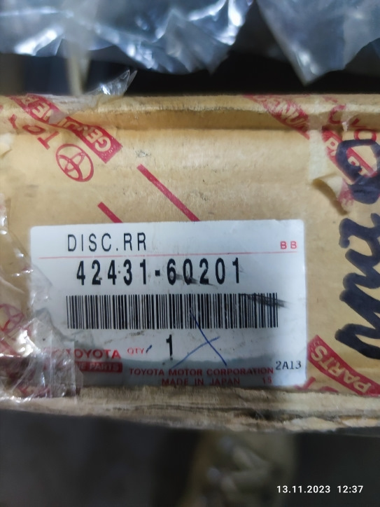 277. Замена задних тормозных дисков и колодок (Toyota 42431-60201 ...