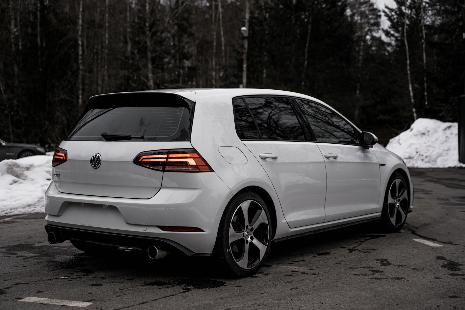 9. White Rabbit — Volkswagen Golf GTI Mk7, 2 л, 2018 года | просто так ...
