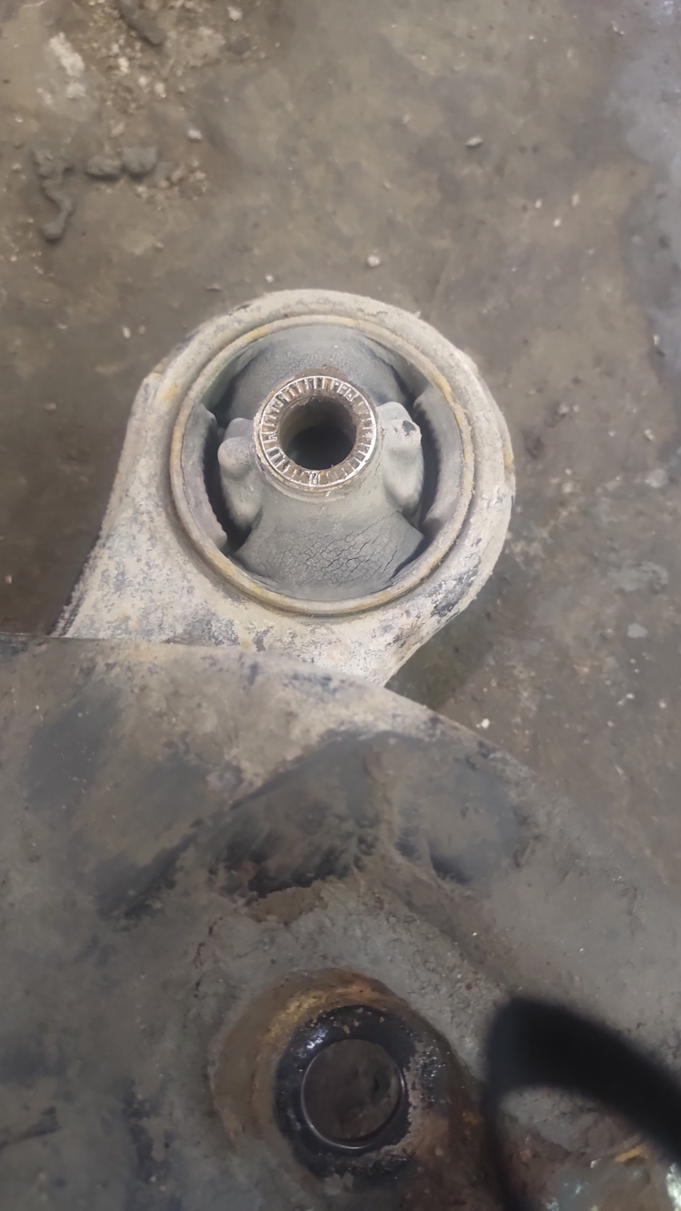 Замена передних рычагов — Toyota Highlander (XU40), 3,5 л, 2011 года ...