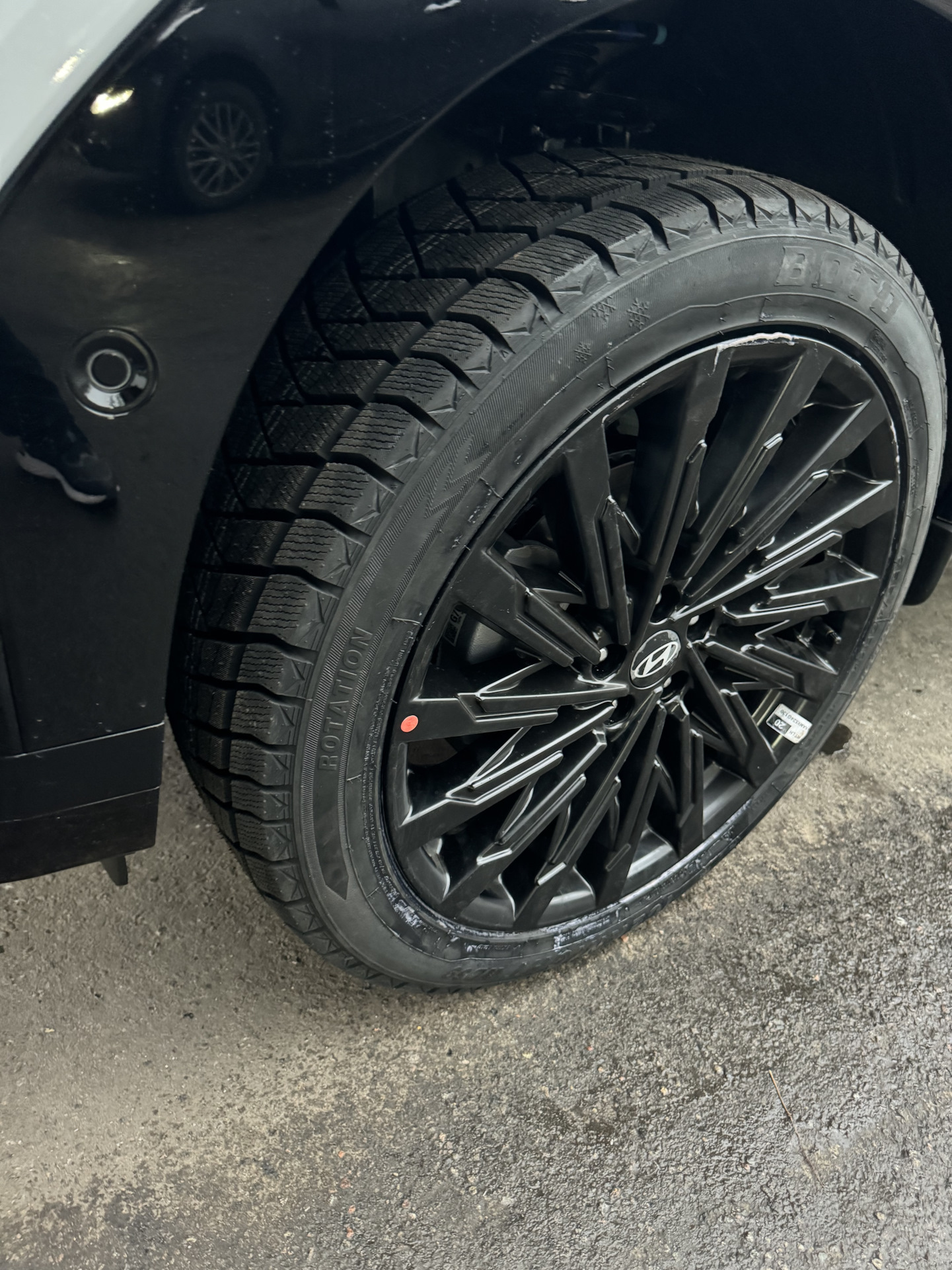 Шиномонтаж на зимние шины 255/45/R21 — Hyundai Santa Fe (5G), 2,5 л ...