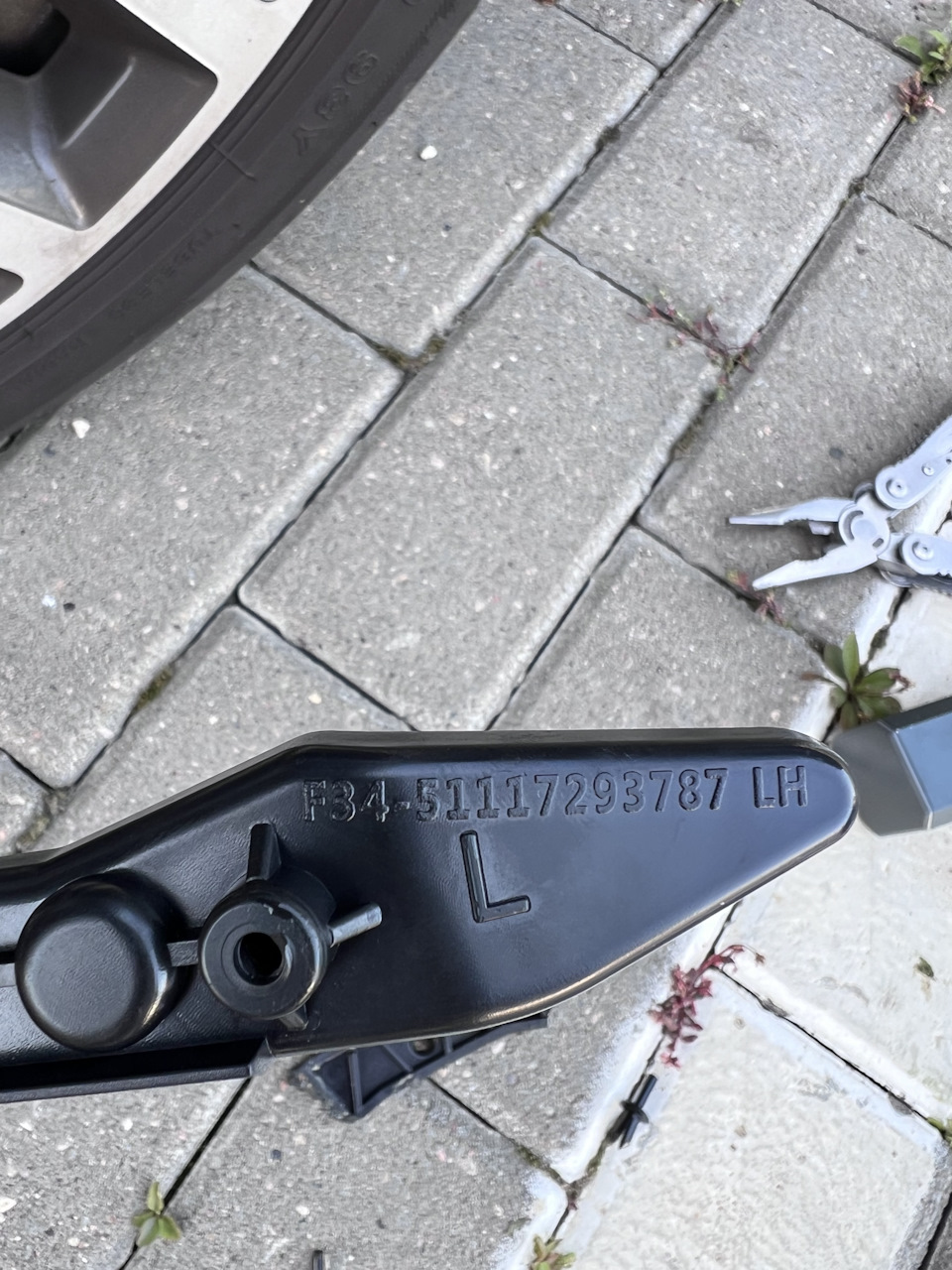 51117293787 Крепление переднего крыла Л Вх BMW | Запчасти на DRIVE2