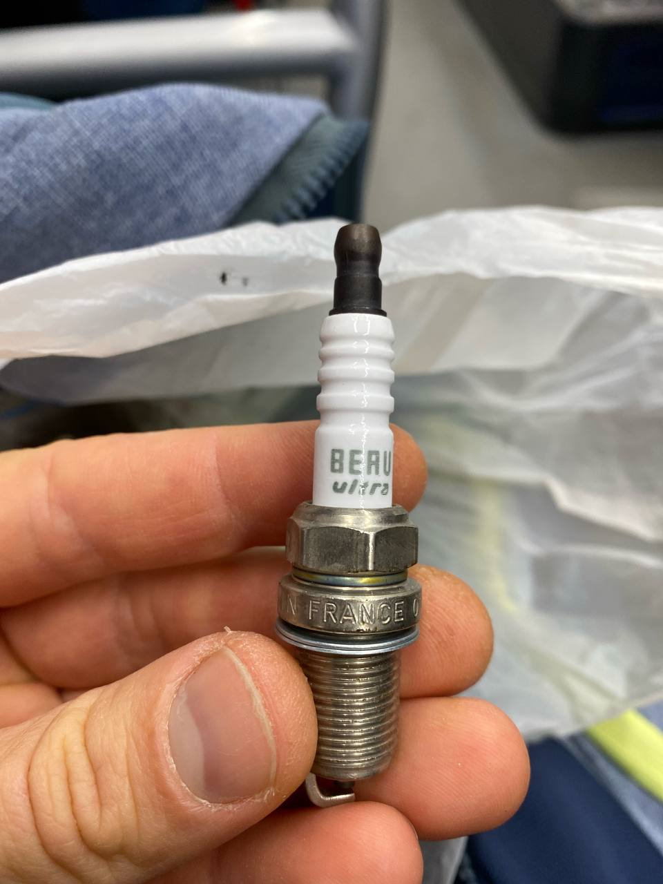 Замена свечей и катушек на BERU — Renault Megane II, 1,6 л, 2006 года ...