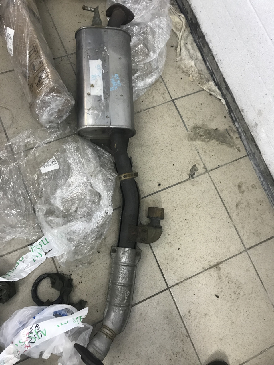 Глушитель — Toyota Mark II (90), 2 л, 1993 года | запчасти | DRIVE2