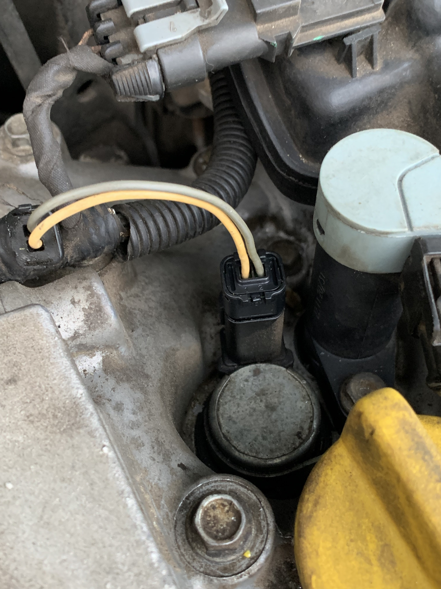 Замена датчика заднего хода! И разъёма клапана фазорегулятора ...