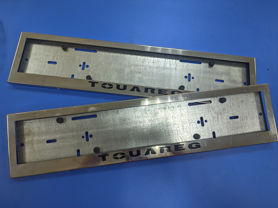 Рамки номерные Volkswagen Touareg на Volkswagen Touareg (1G ...