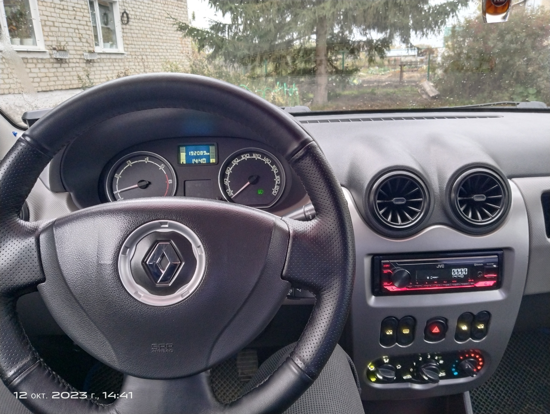Воздуховоды. — Renault Logan (1G), 1,6 л, 2010 года | аксессуары | DRIVE2