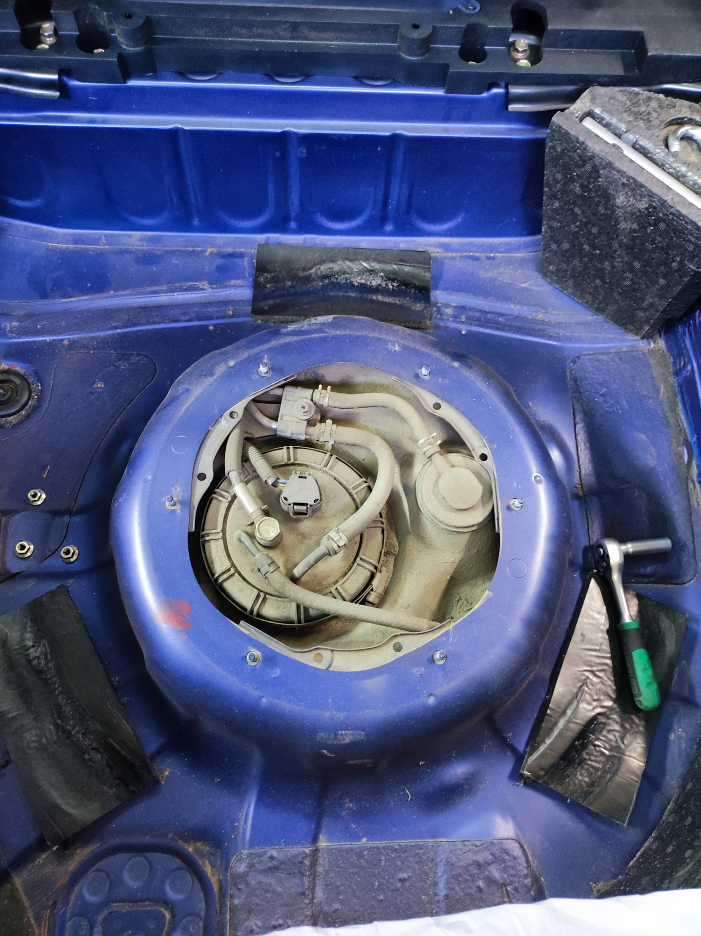 32. ТО: замена топливных фильтров — Toyota Supra (80), 3 л, 1993 года ...