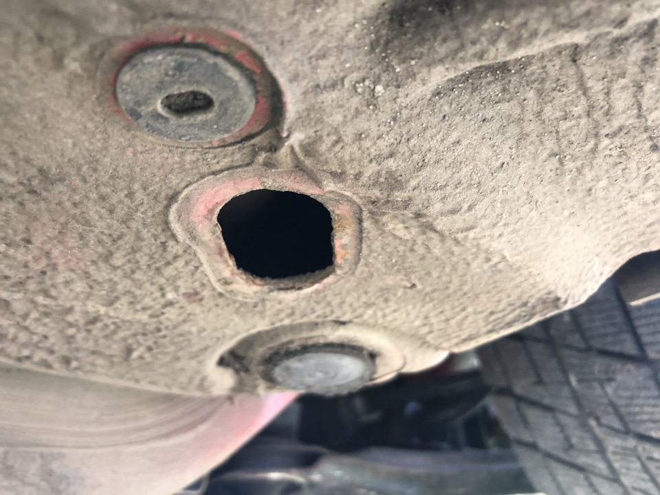 Заглушка на дно, музыка — Skoda Octavia Combi A4 Mk1, 2 л, 2000 года ...