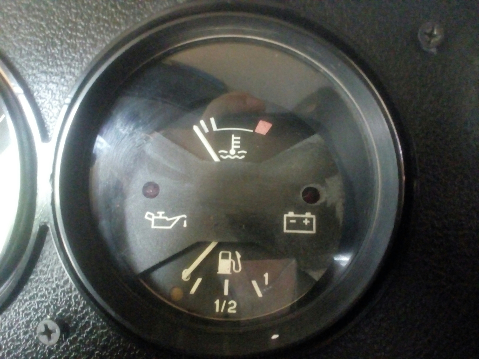 Установка и подключение комбинации приборов с ВАЗ на моську — ИЖ 21251 ...