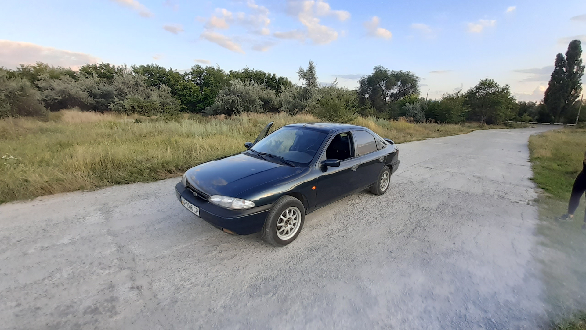 Клипсы крепления пластика в багажнике — Mercedes-Benz E-Class (W210), 2 ...